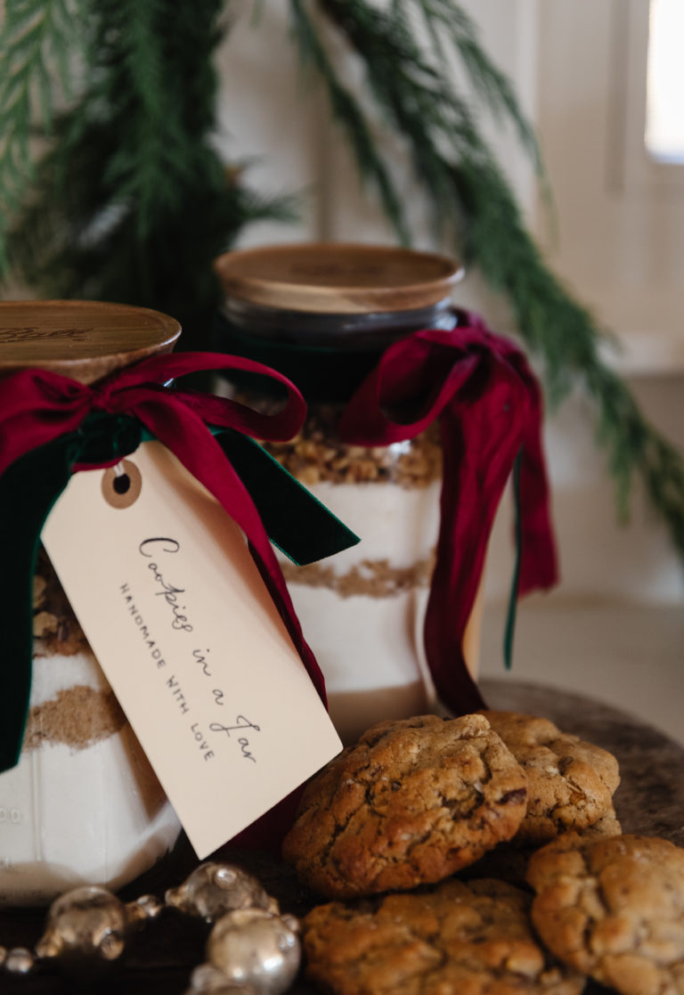 Chocolate Chip Cookies in a Jar with FREE Printable! - Boxwood Ave.