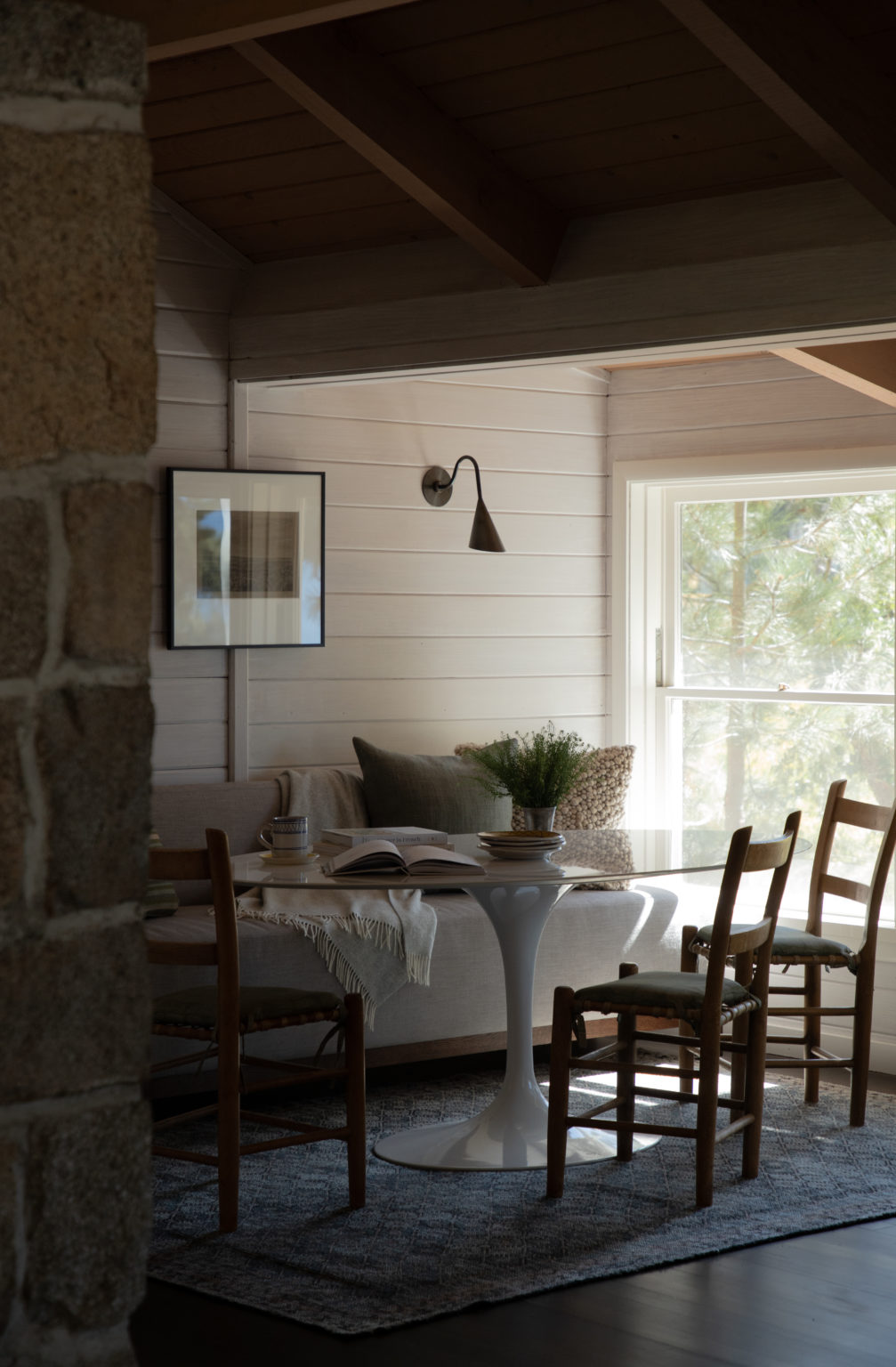 A Designer's Thoughtful Refresh of a Traditional Cabin in the Woods of ...