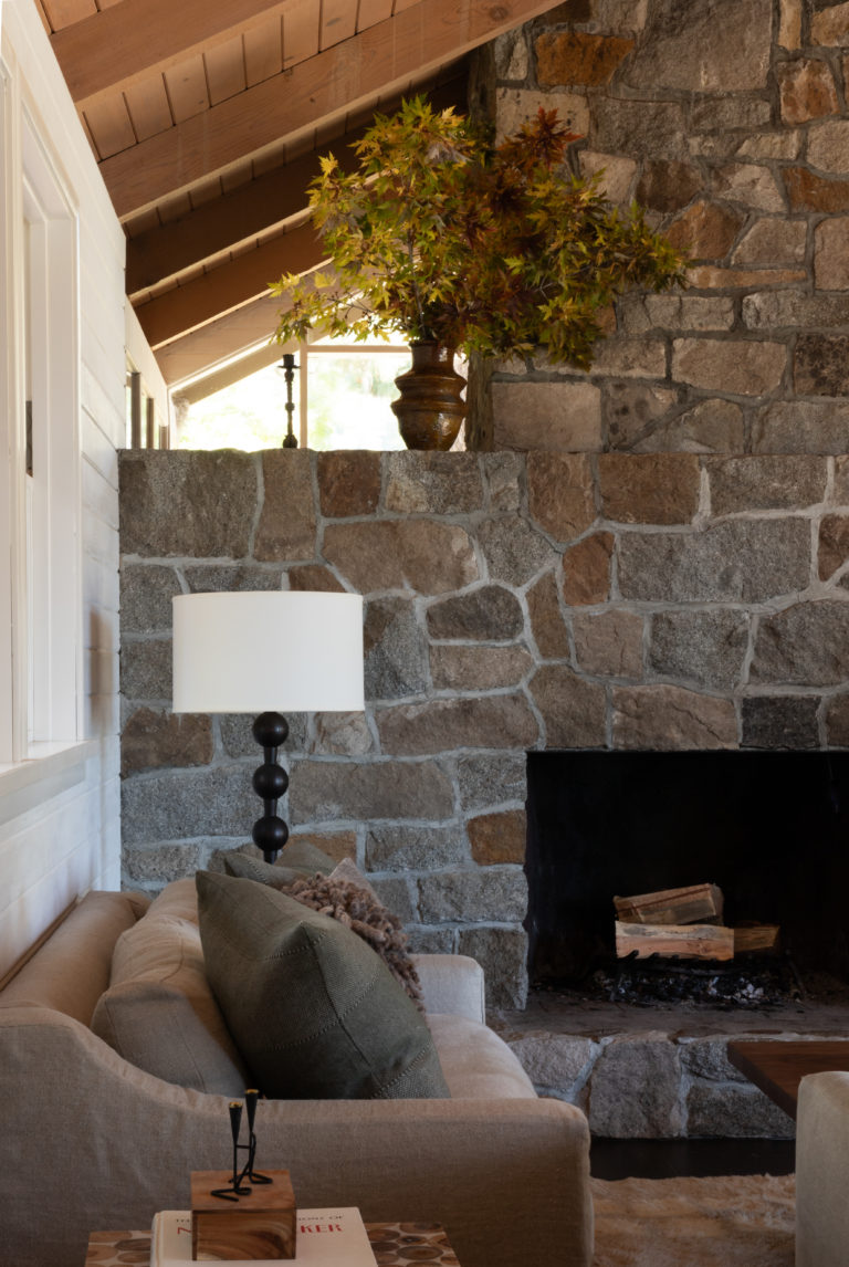 A Designer's Thoughtful Refresh of a Traditional Cabin in the Woods of ...